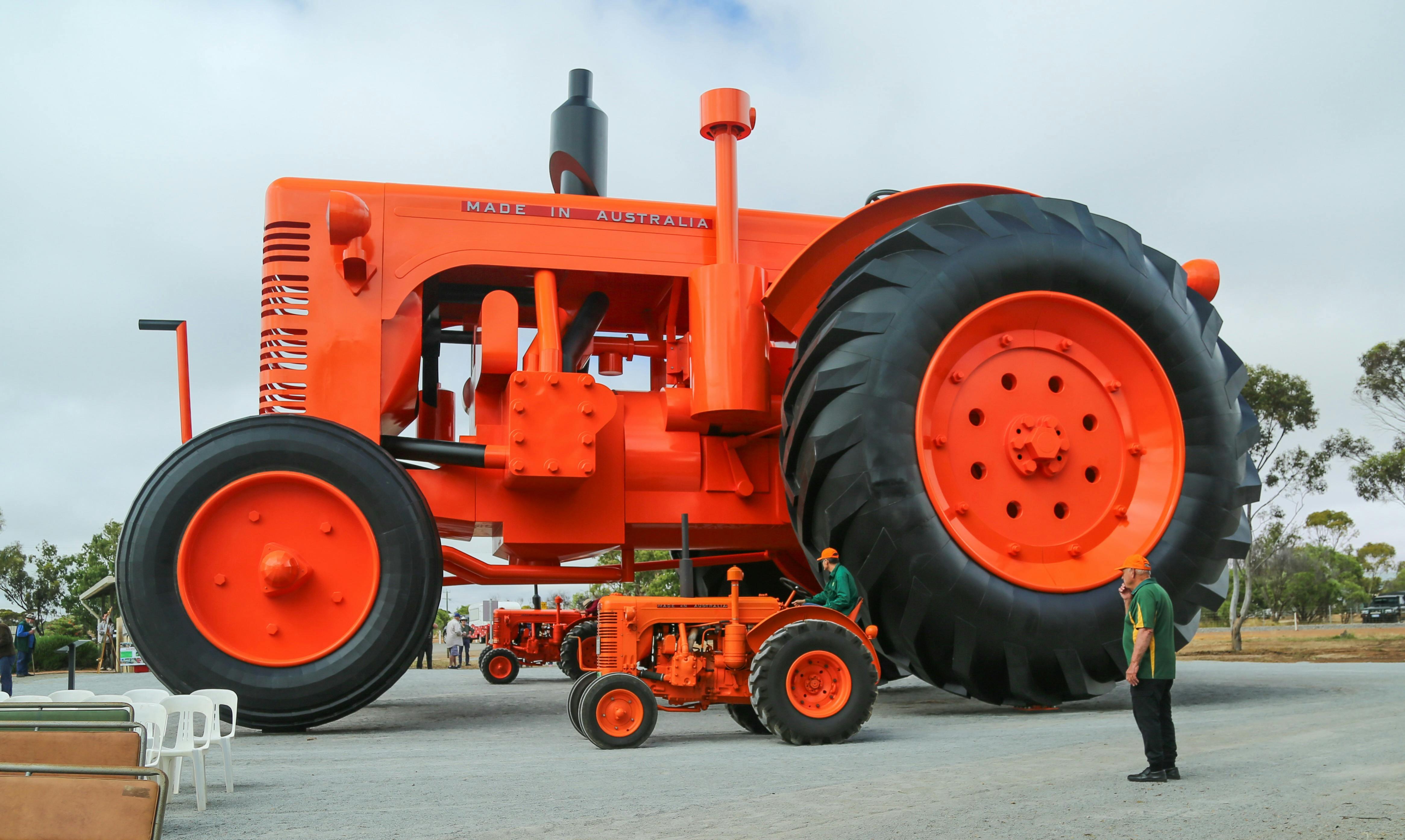 World's Biggest Tractor in Carnamah | Australia's Coral Coast